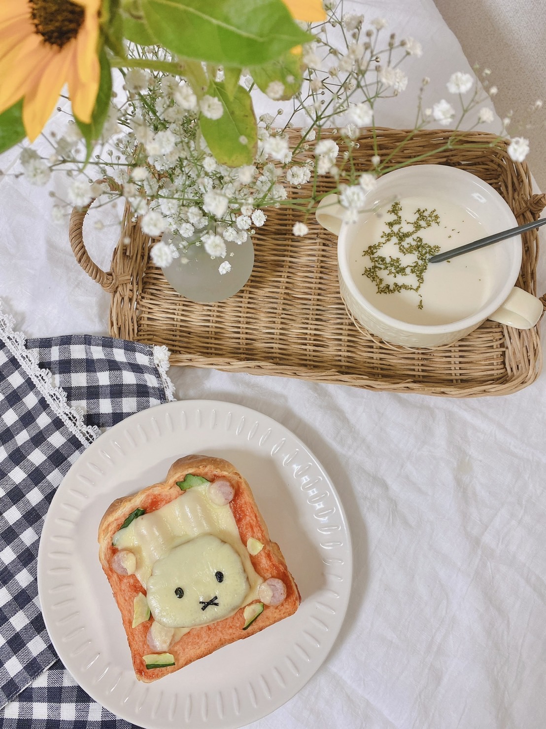 食べるのがもったいない可愛さ♡食パンで「ミッフィーピザトースト」 | na-na（ナーナ）｜鳥取・島根のグルメ、おでかけ、暮らしのWEBマガジン