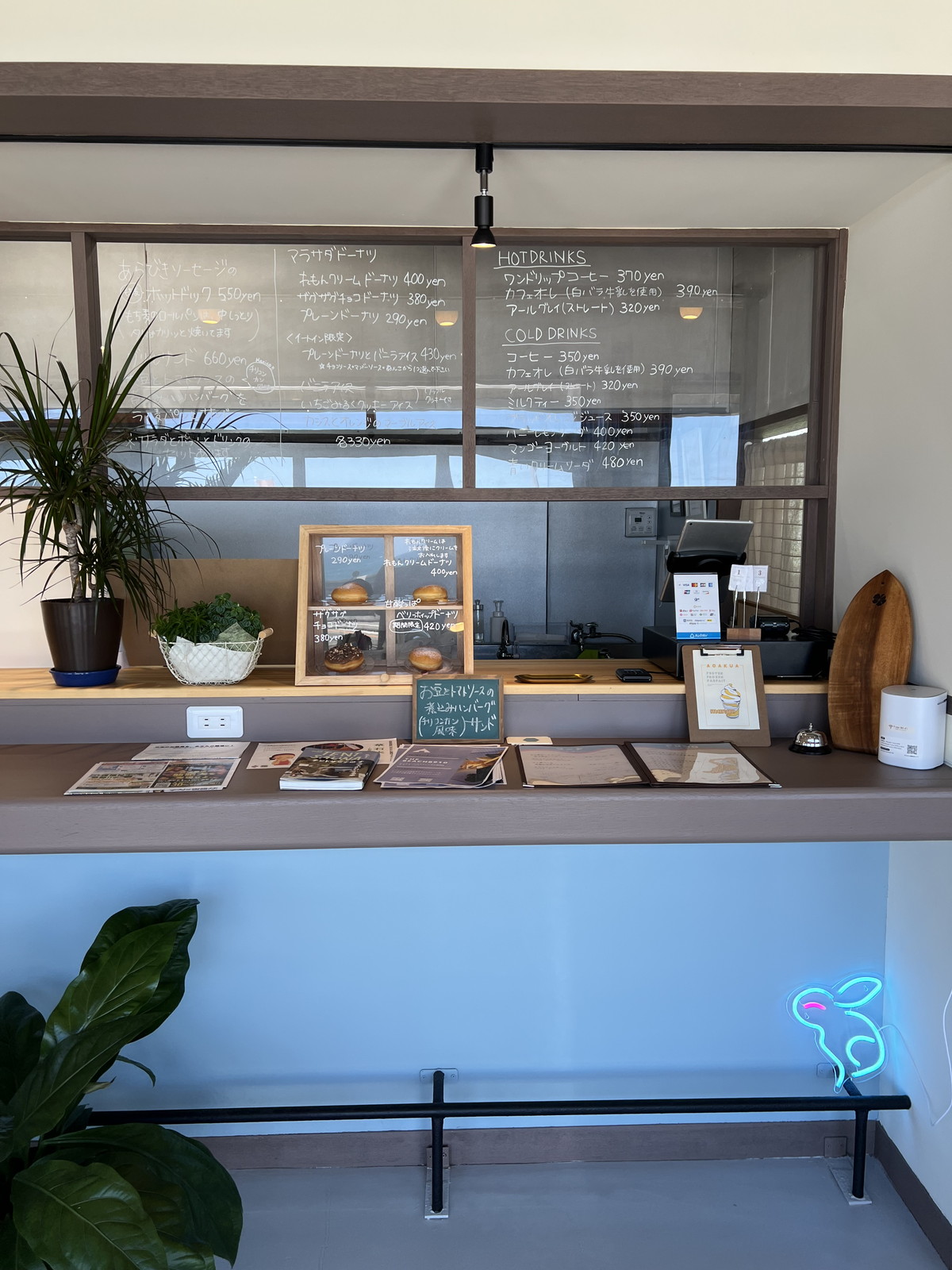 【アオアクア】白兎海岸にオープンした海を眺めるカフェ！ハワイスイーツも楽しめる！｜鳥取市 | na-na（ナーナ）｜鳥取・島根のグルメ、おでかけ、暮らしのWEBマガジン