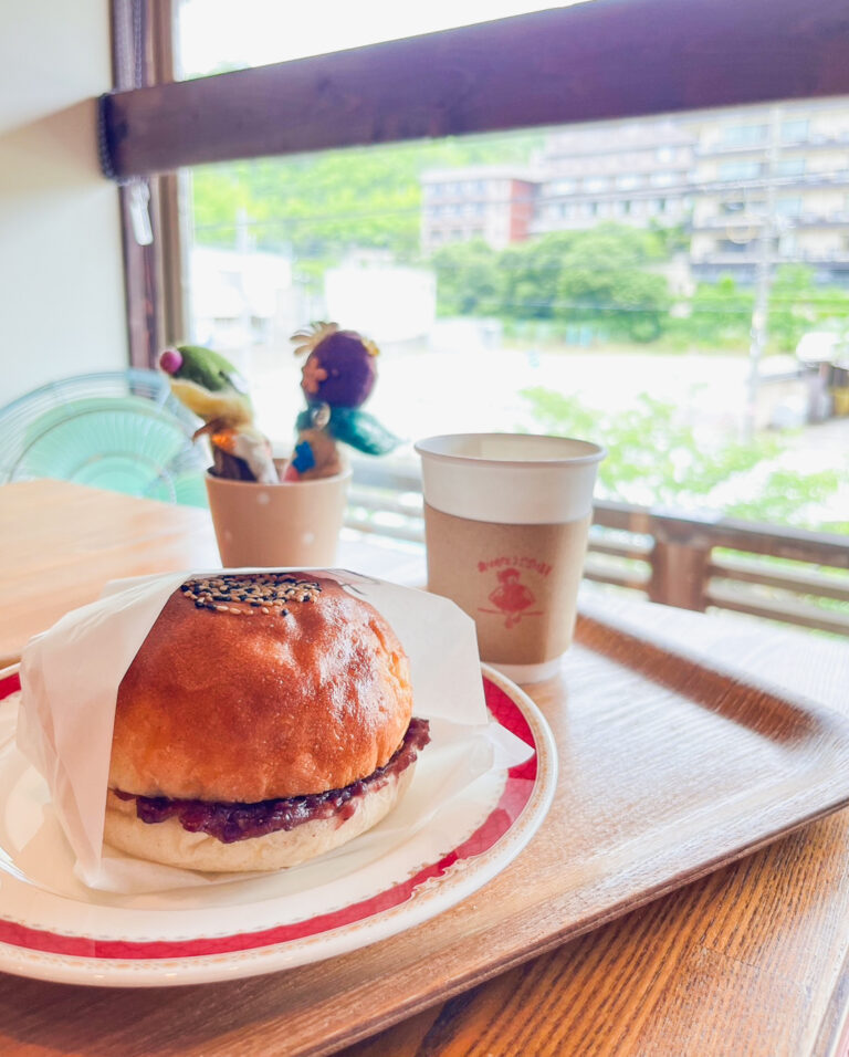 【mamecafe（マメカフェ）】玉造温泉街にある川沿いのカフェ。レトロでポップな雑貨に囲まれた可愛い空間♡｜松江市 | na-na（ナーナ ...