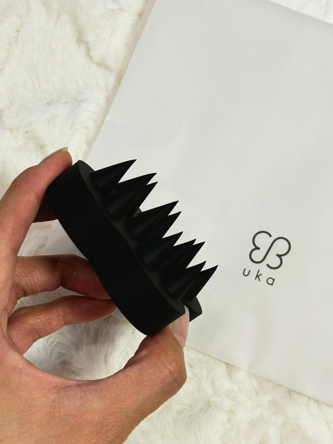 【uka】サロンのヘッドスパのような感覚で話題！毎日のホームケアができる「スカルプブラシ ケンザン」 | na-na（ナーナ）｜鳥取・島根のグルメ、おでかけ、暮らしのWEBマガジン