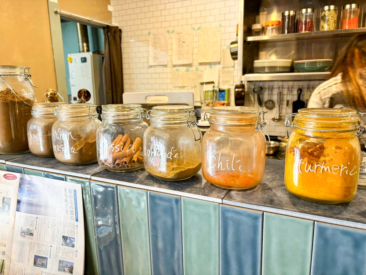 【Spice Alchemy】インドからスパイス直輸入！カレー激戦区・松江で、個性際立つ本格スパイスカレーが楽しめると話題のお店｜松江市 | na-na（ナーナ）｜鳥取・島根のグルメ、おでかけ ...