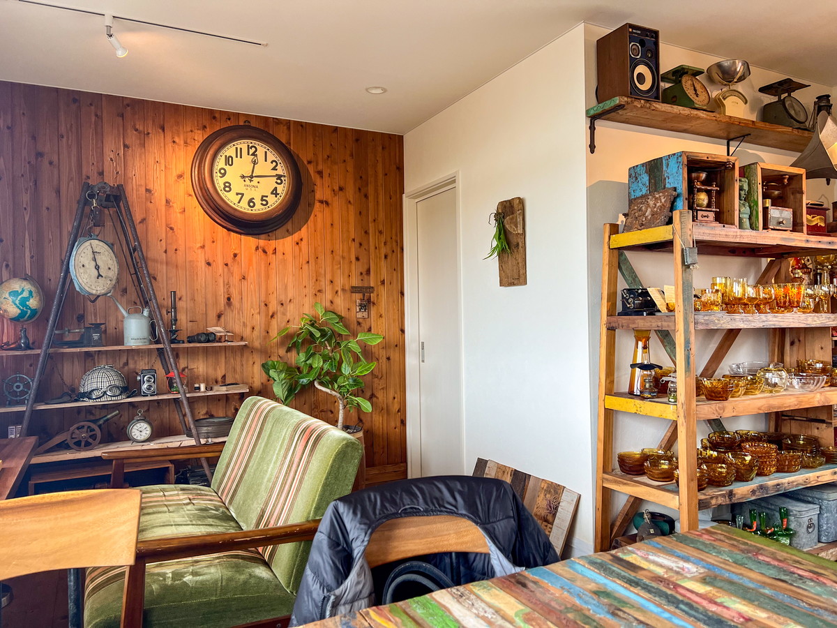 【cafe mellow】住宅街にあるカフェ。アンティークに囲まれた空間で自家製スイーツを｜鳥取市 | na-na（ナーナ）｜鳥取・島根のグルメ、おでかけ、暮らしのWEBマガジン