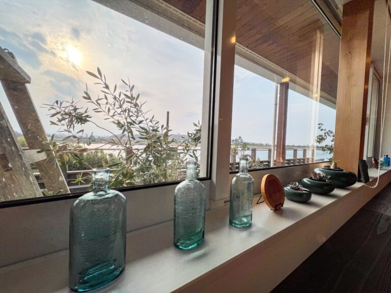 【cafe mellow】住宅街にあるカフェ。アンティークに囲まれた空間で自家製スイーツを｜鳥取市 | na-na（ナーナ）｜鳥取・島根のグルメ、おでかけ、暮らしのWEBマガジン