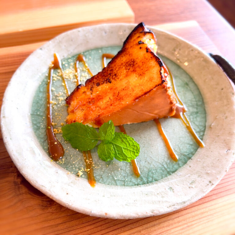 【cafe mellow】住宅街にあるカフェ。アンティークに囲まれた空間で自家製スイーツを｜鳥取市 | na-na（ナーナ）｜鳥取・島根のグルメ、おでかけ、暮らしのWEBマガジン